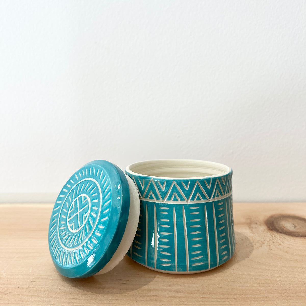 Small carved canister – Keyes Pottery