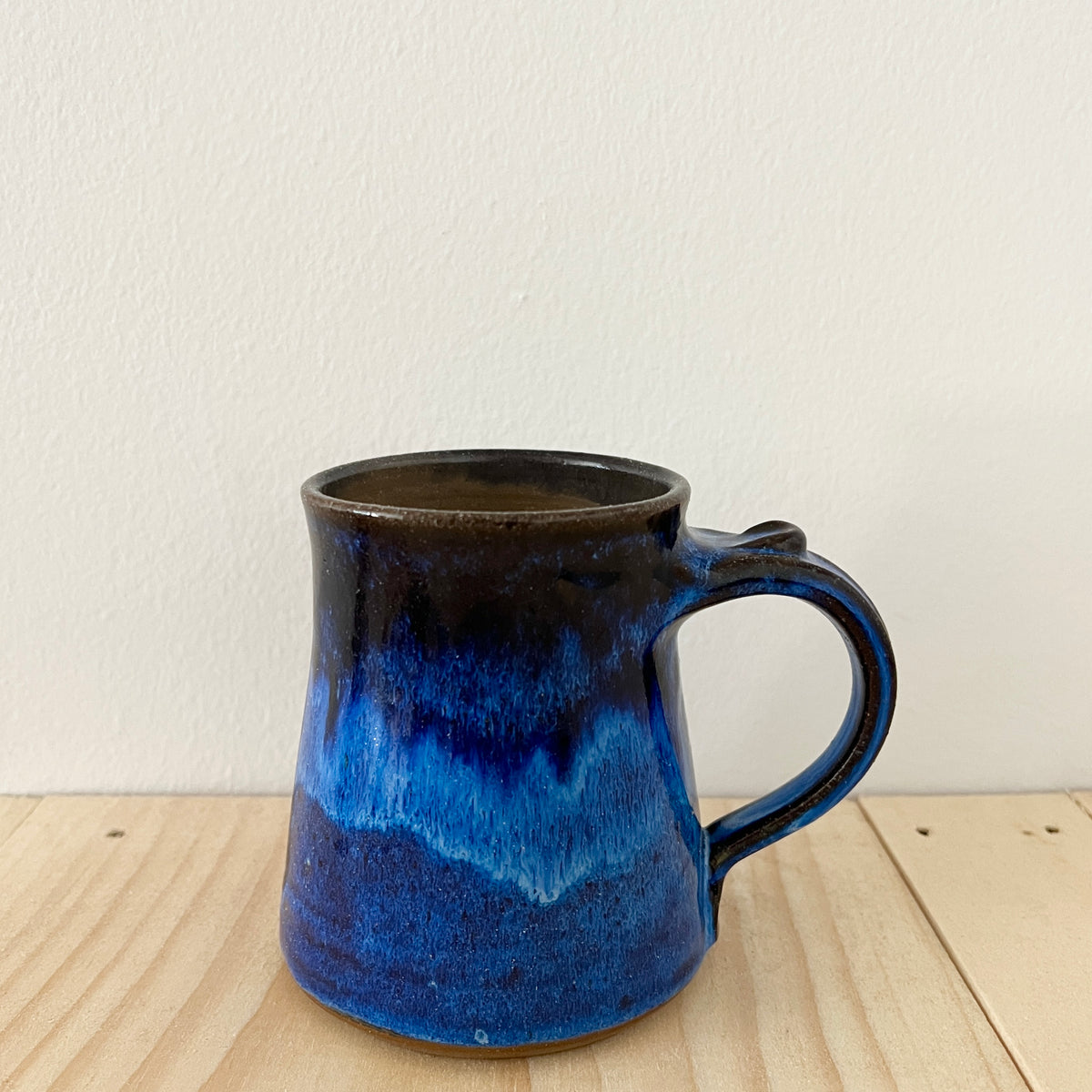 Mug-Laurel – Keyes Pottery